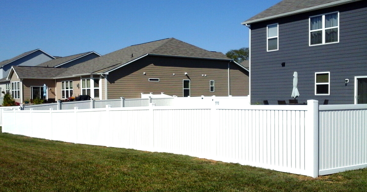 HOA Fence | Vinyl Fencing