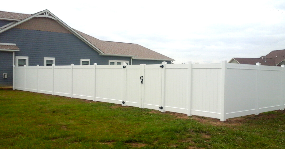 HOA Fence | Vinyl Fencing